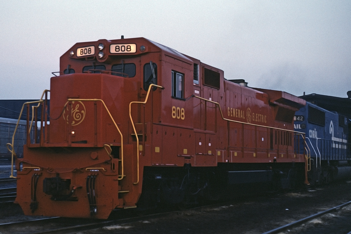 GECX 808 at Selkirk on September 29, 1987 | Conrail Photo Archive