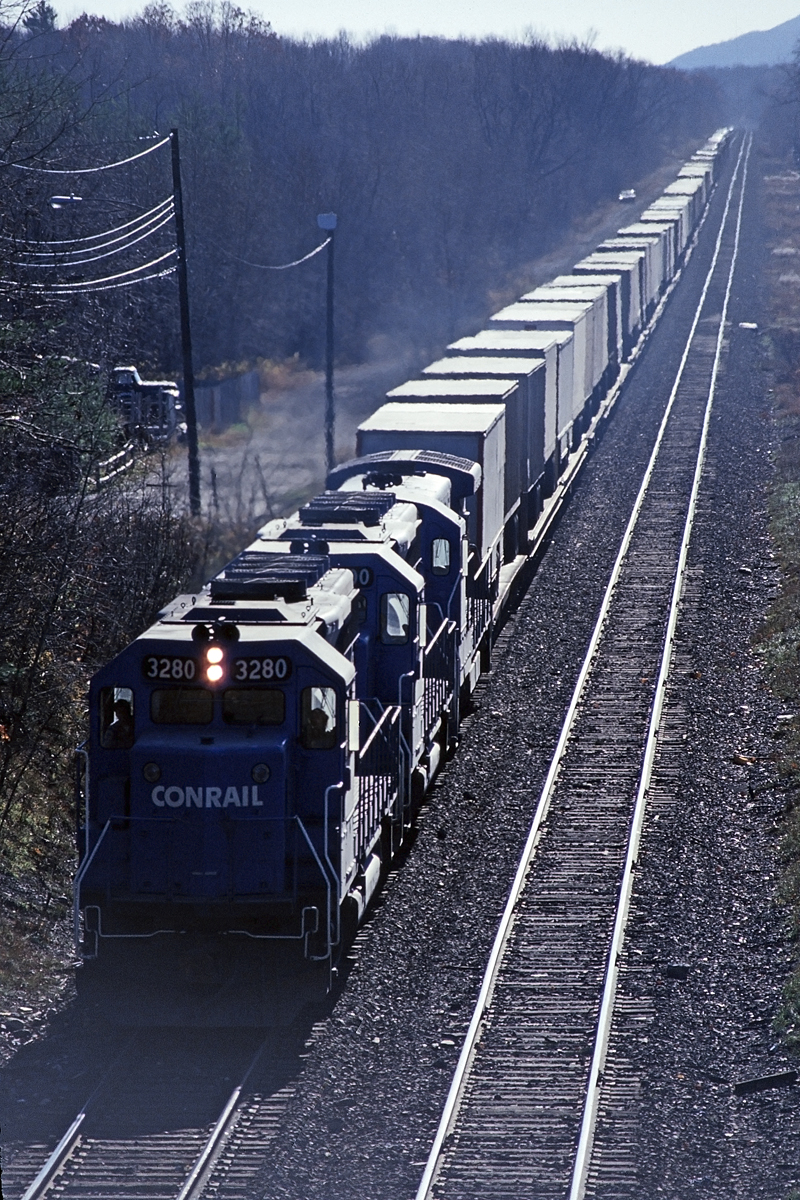 CR 3280 on Boston Line in December 1977 | Conrail Photo Archive