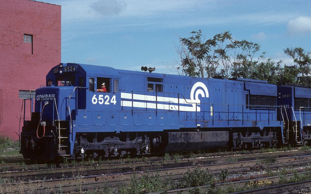CR 6524 GE U28C Akron 08-78 | Conrail Photo Archive