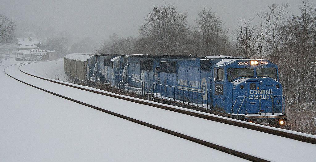 NS 6725, 6734, 6737 (ex CR 5590, 5605, 5608) 12-19-09 Marysville, PA ...