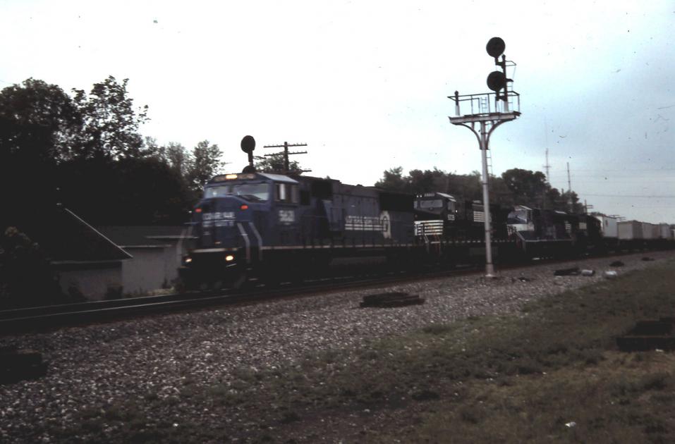 CR 5628 on NS 22K(old Mail-8) | Conrail Photo Archive