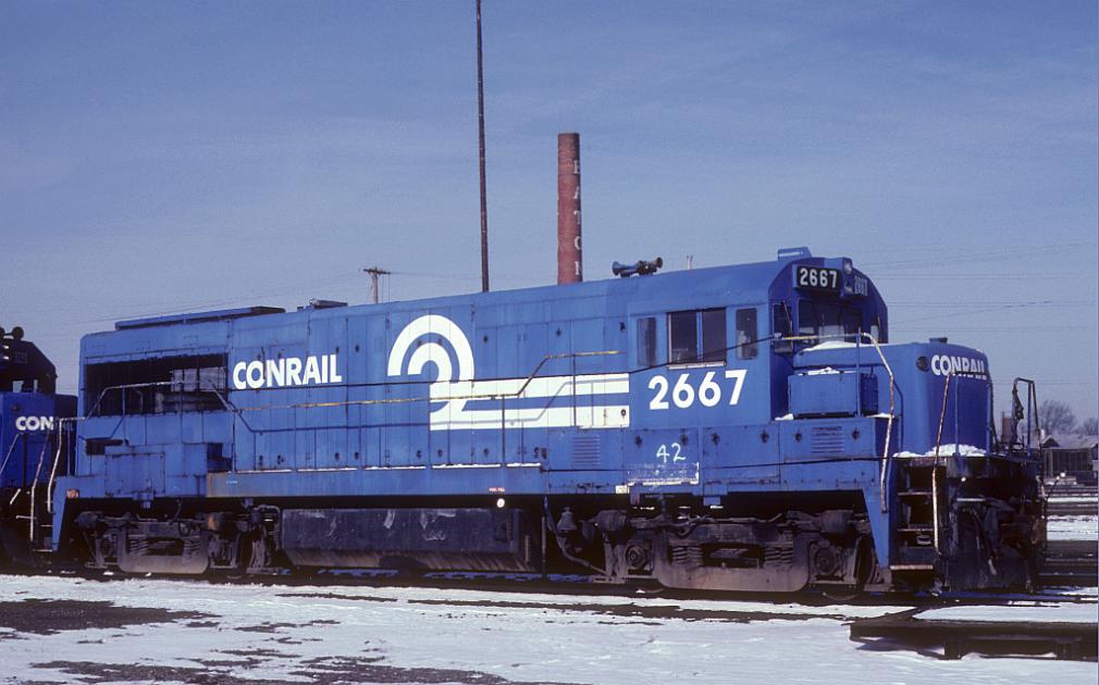CR 2667 GE U25B Collinwood 02-83 | Conrail Photo Archive
