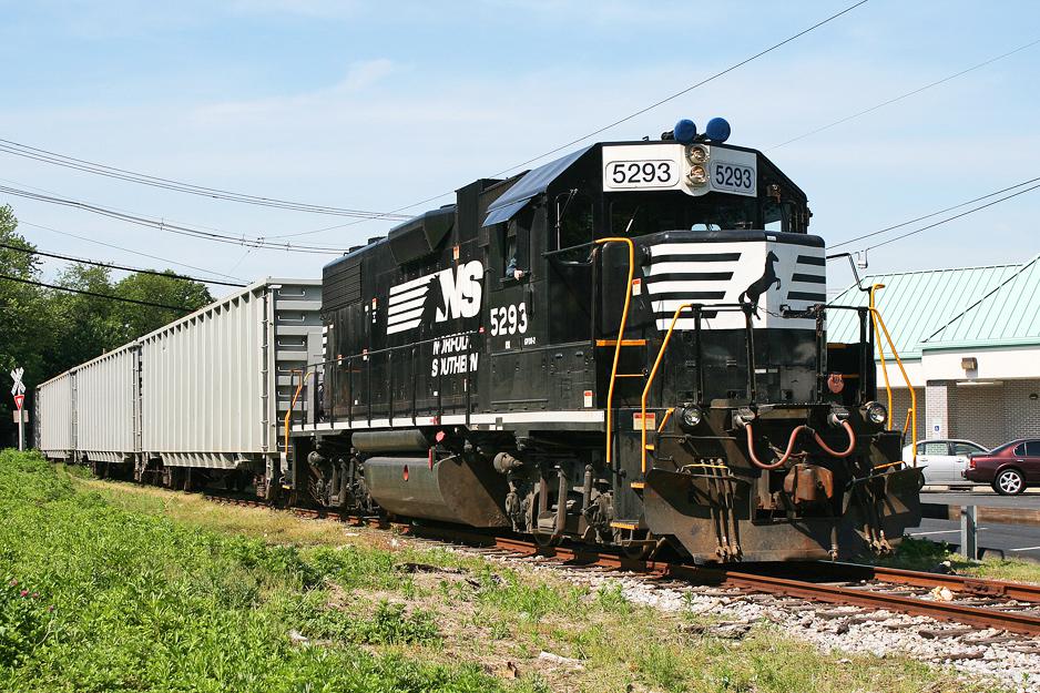NS 5293 (ex-CR 8097) Elmwood Park, NJ 5-21-2010 | Conrail Photo Archive