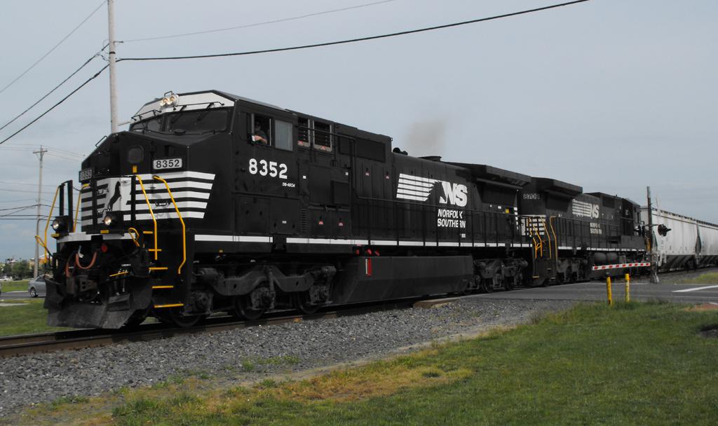 NS 8352 (CR 6113) | Conrail Photo Archive