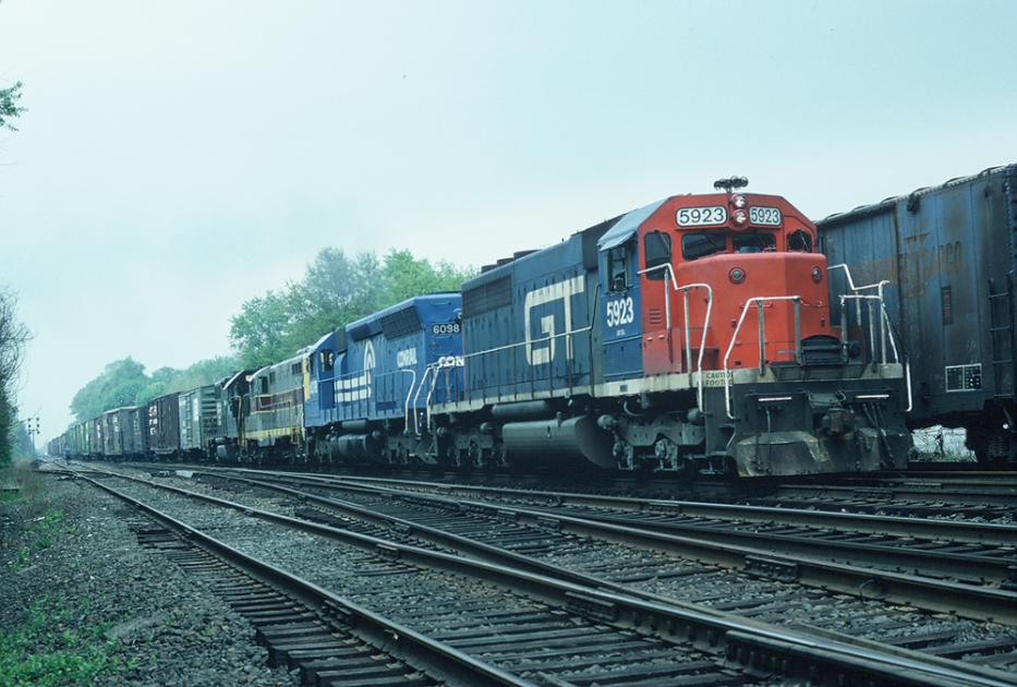 GTW 5923 Ridgewood NJ 11-77 | Conrail Photo Archive