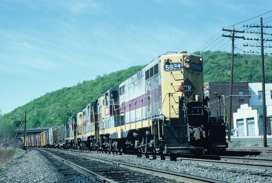 CR 5984 Suffern NY 5-77 | Conrail Photo Archive