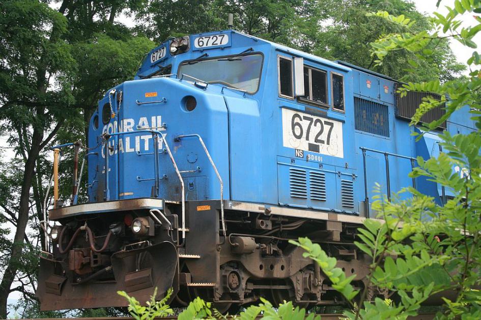 NS 6727 (ex CR 5593) 6-27-10 Nisbet, PA | Conrail Photo Archive
