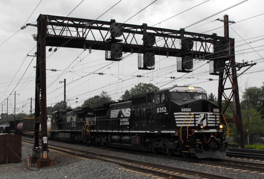 NS 8352 (CR 6113) | Conrail Photo Archive