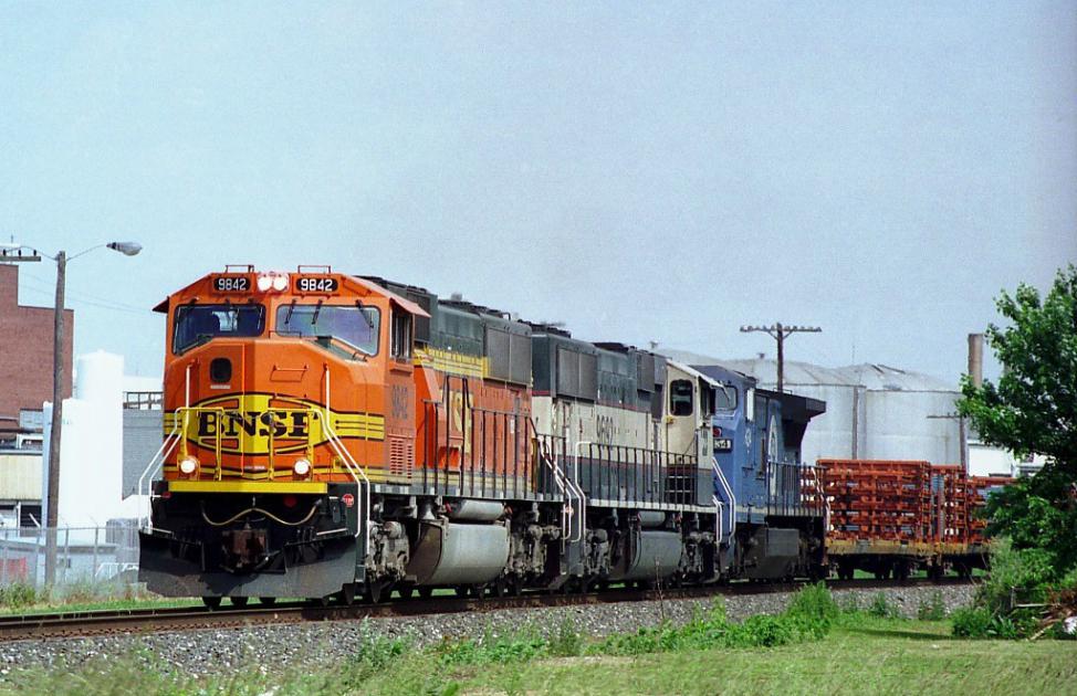 BNSF 9842 Marion, IN 05-28-1998 | Conrail Photo Archive
