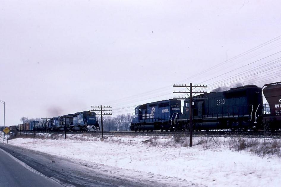 CR 6277 East meets a westbound at Pendleton, IN | Conrail Photo Archive