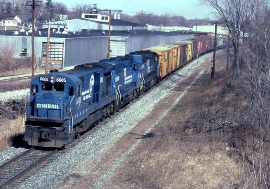 CR 6605 on ELIN-2A | Conrail Photo Archive