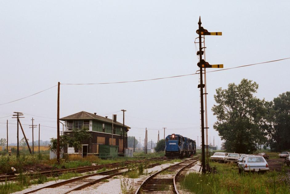 CR 3281 at State Line Tower 1 | Conrail Photo Archive