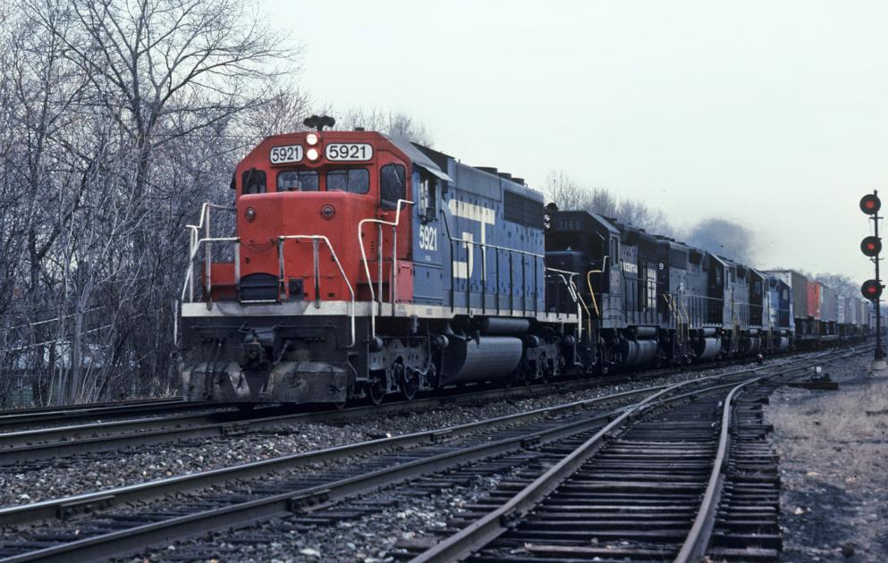 GTW 5921 Ridgewood, NJ 4/77 | Conrail Photo Archive