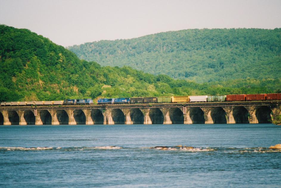 A Conrail meet on Rockville bridge | Conrail Photo Archive