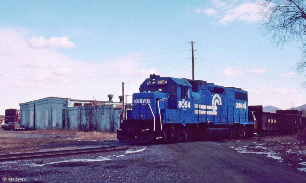 CR 8054 at Avis, PA 12/1995 | Conrail Photo Archive