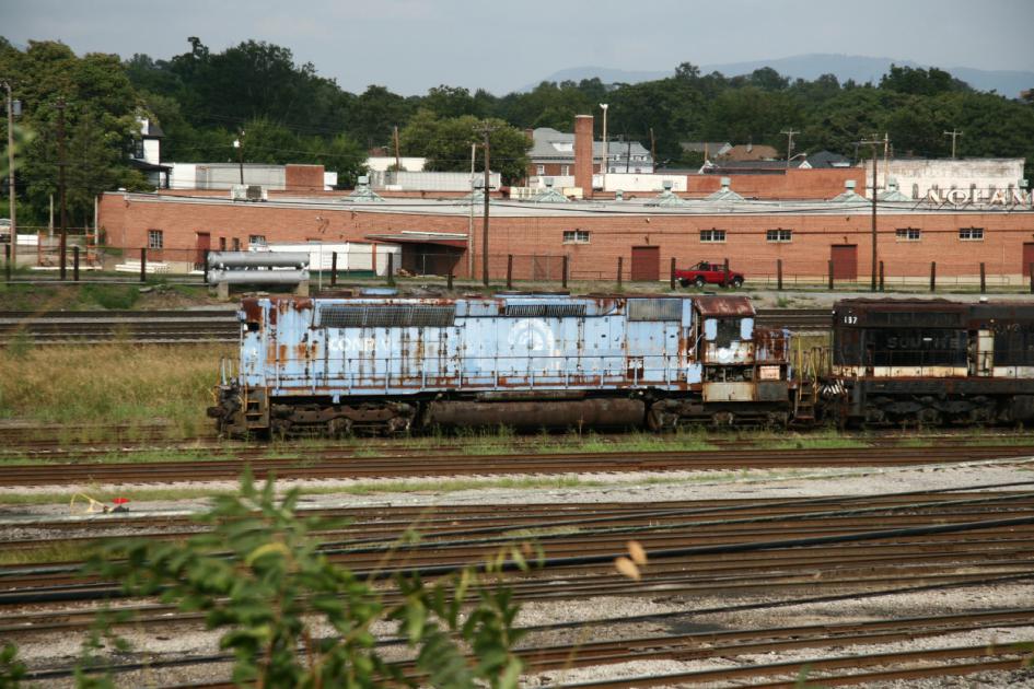 CR 6670 at Roanoke, VA | Conrail Photo Archive