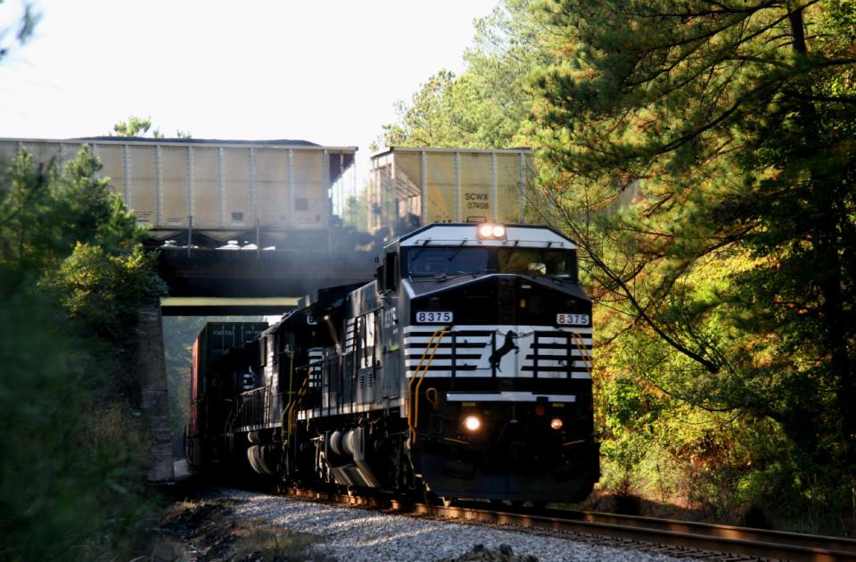 NS 8375(ex CR 6155) at Petersburg, VA | Conrail Photo Archive