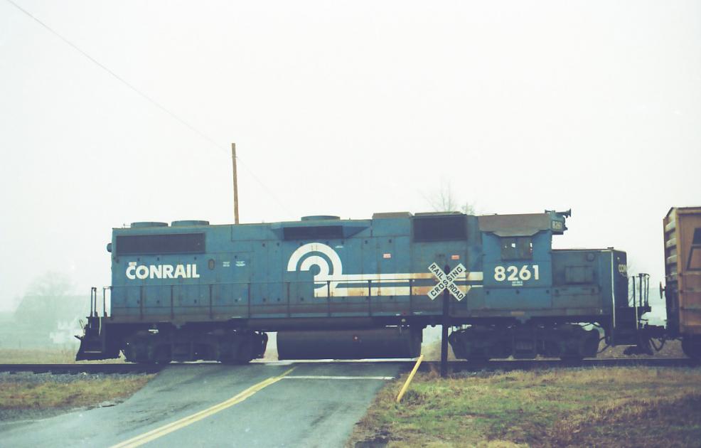 CR 8261 in East Petersburg, PA. 12/28/92 | Conrail Photo Archive
