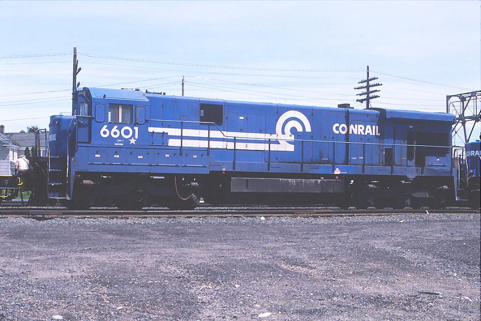 CR 6601 at Pittsfield, MA. on 6/16/84. | Conrail Photo Archive