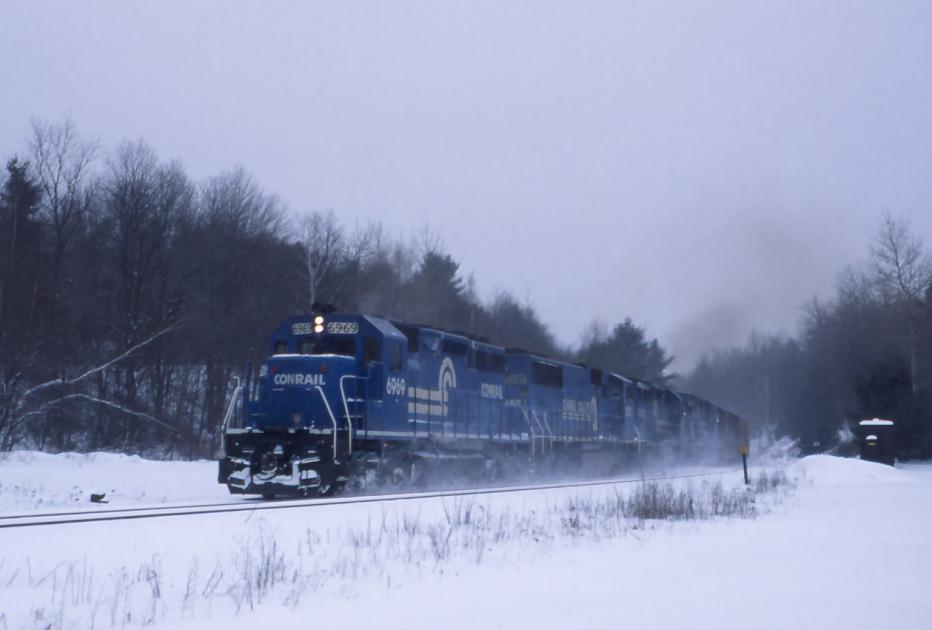 CR 6969 in Washington, MA. on 1/4/94. | Conrail Photo Archive