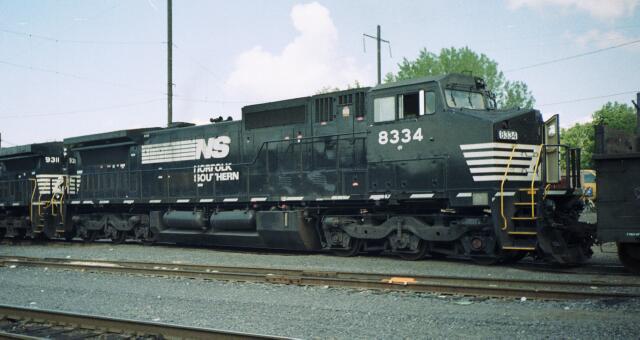 NS 8334 (CR 6083) | Conrail Photo Archive