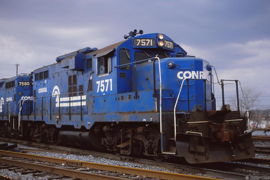 CR 7571 - GP10 at Rutherford, PA | Conrail Photo Archive