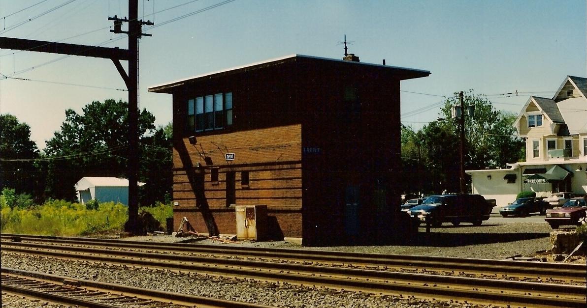 Trent tower Trenton, NJ 9-96 | Conrail Photo Archive