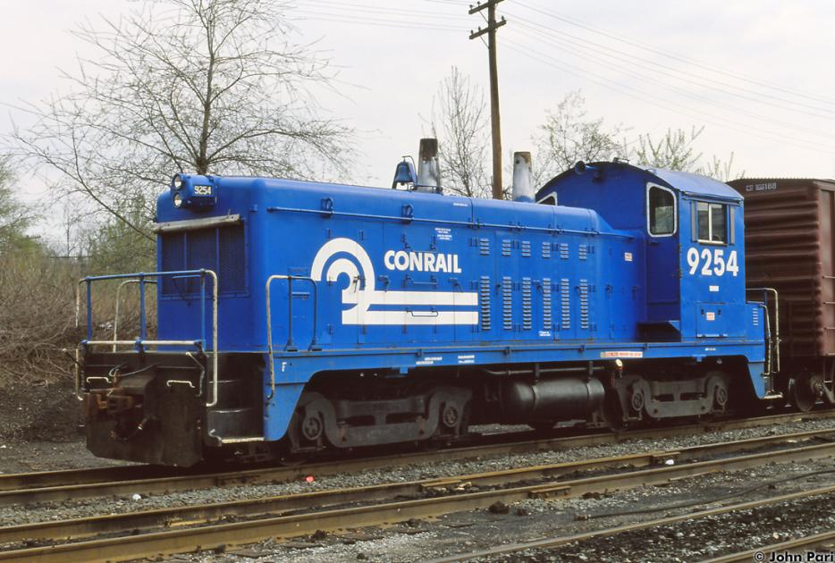 CR 9254 - NW2 at Rutherford, PA | Conrail Photo Archive