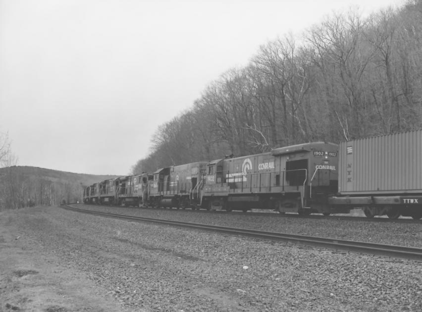 CR 6552 at State Line tunnels in Canaan, NY. on 4/23/88. (4) | Conrail ...