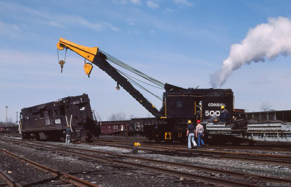 CR 50089 Wreck Crane at Rutherford, PA | Conrail Photo Archive