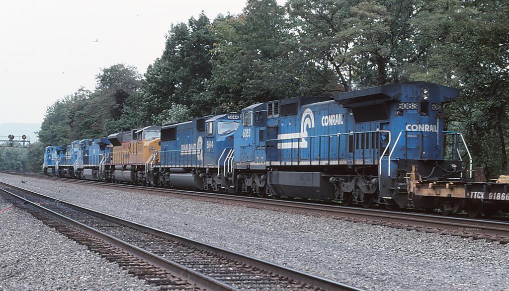 CR 6083 at Cove PA 9/28/97 | Conrail Photo Archive