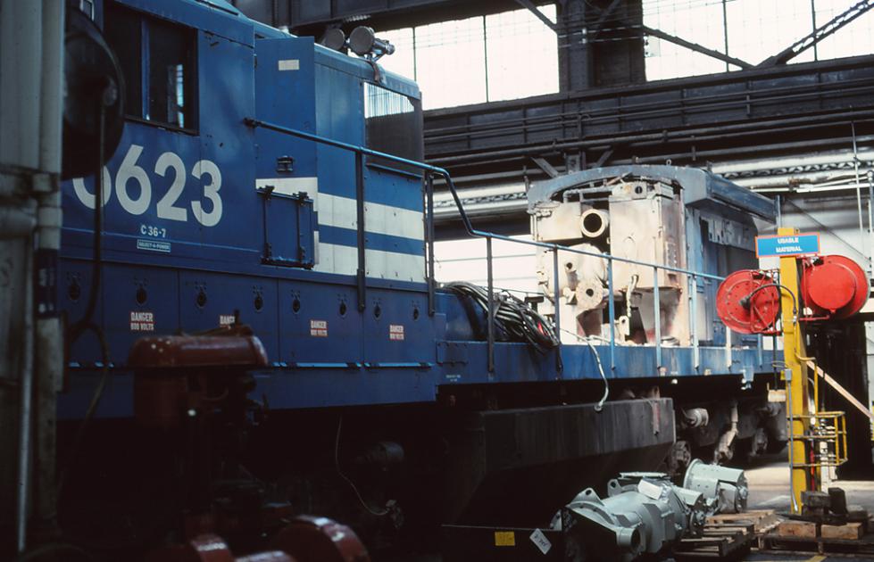 CR 6623 inside JLS 10/5/97 | Conrail Photo Archive