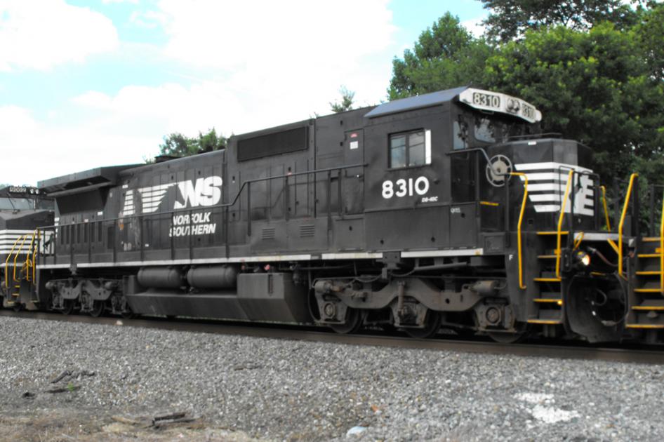 NS 8310 (CR 6045) | Conrail Photo Archive