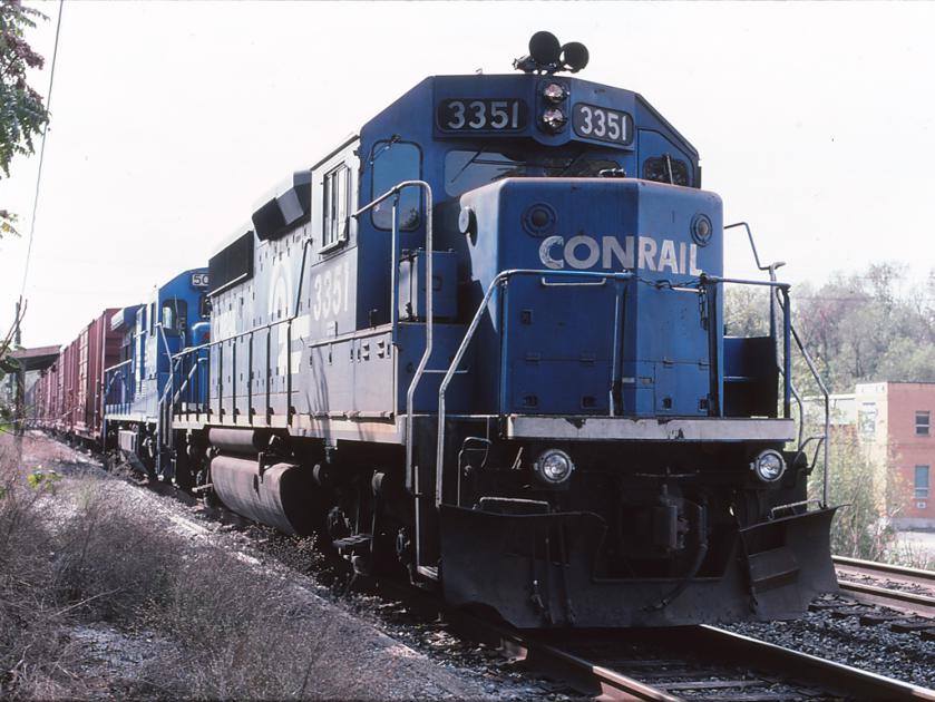 CR 3351 & 5039 at Hagerstown, MD 10/15/98 | Conrail Photo Archive