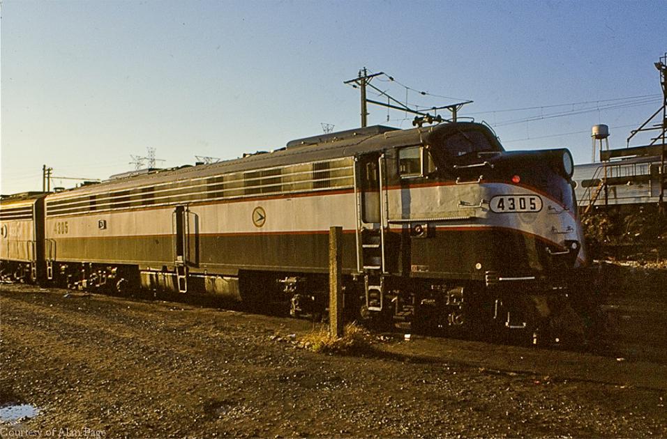 NJT 4305 ex-PC 4272 South Amboy, NJ 11-18-1978 | Conrail Photo Archive