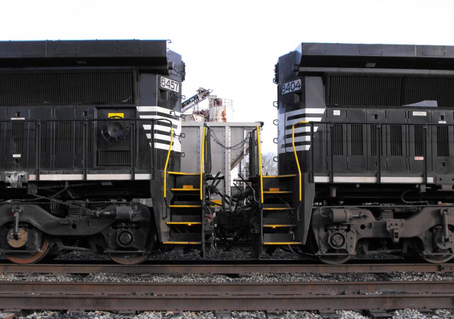 NS 8457 (LMS 717) & NS 8404 (CR 6205) | Conrail Photo Archive