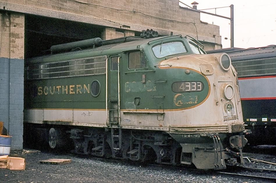 NJT 4333 South Amboy, NJ 7-10-1981 | Conrail Photo Archive
