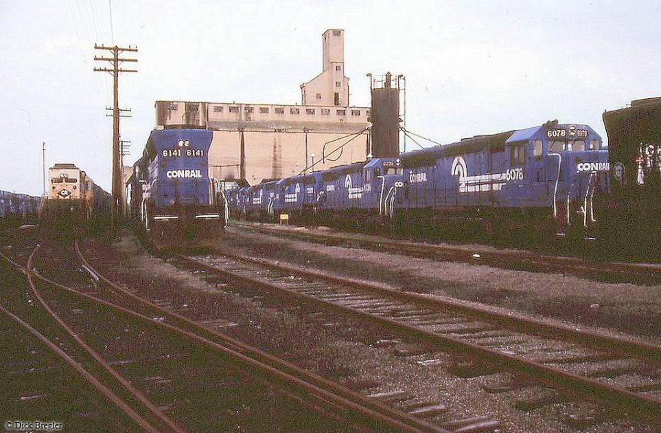CR 6078 and CR 6141 Rutherford, PA 1-1-1983 | Conrail Photo Archive