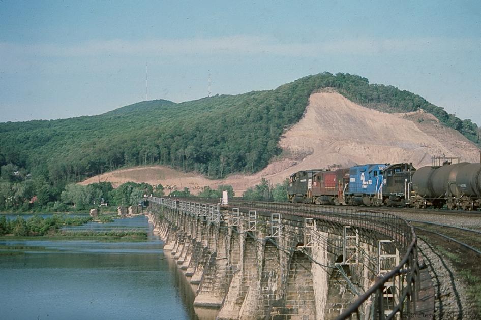CR 2780 Marysville, PA 6-18-1977 (6) | Conrail Photo Archive