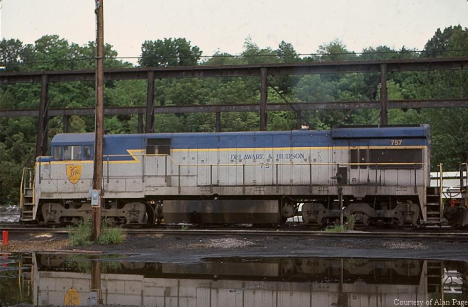 DH 757 Bethlehem, PA 8-6-1977 | Conrail Photo Archive