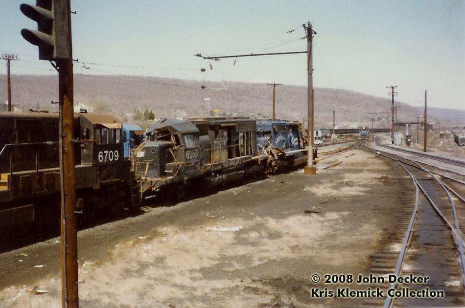 CR 6253 and 6709 Enola, PA 4/1/1982 | Conrail Photo Archive
