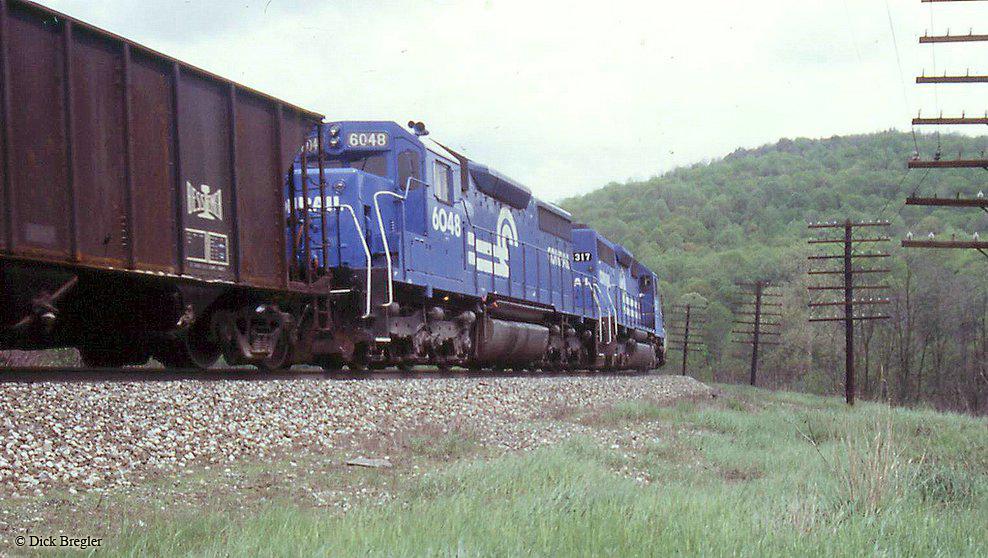 CR 6048 on the Pittsburgh Line in 1984 | Conrail Photo Archive