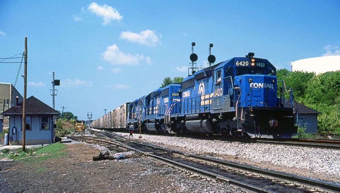 CR 6420 & 6519, with GP40 3200 on The Tropicana Juice Train, OJT-6, at ...