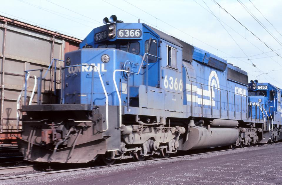 CR 6366 (SD40-2) | Conrail Photo Archive