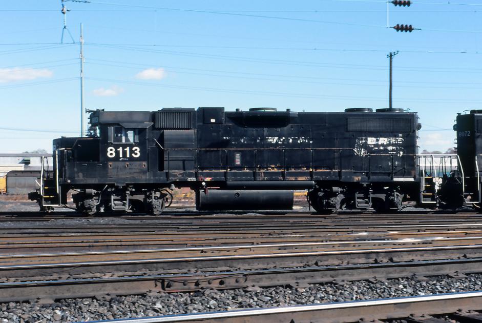 CR 8113 (GP38-2) | Conrail Photo Archive
