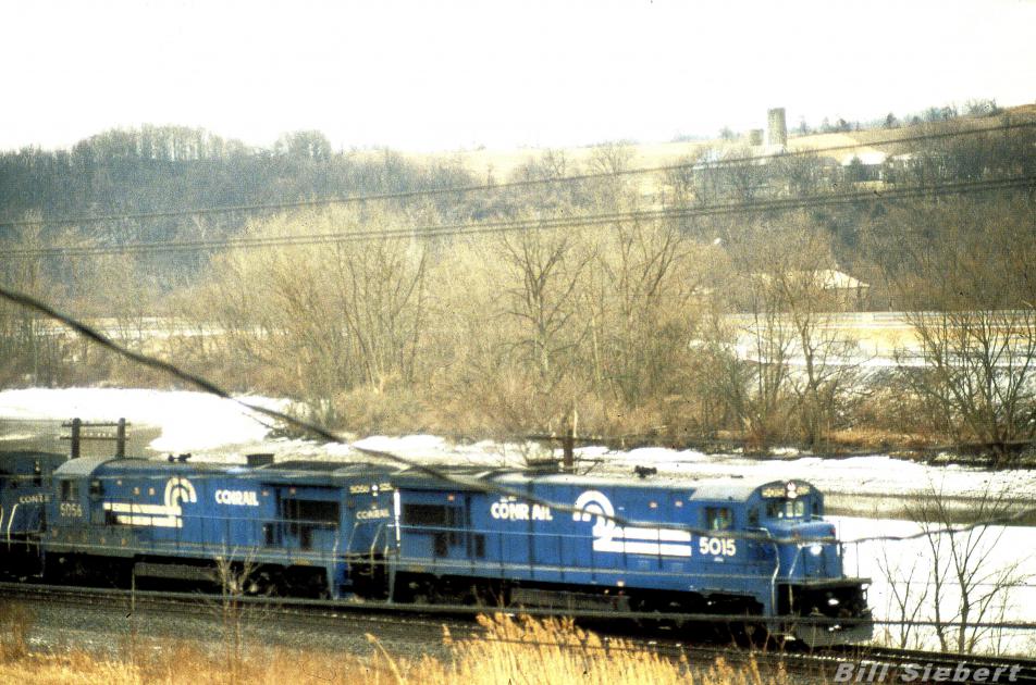 CR 5015 along Mohawk 4/92 | Conrail Photo Archive