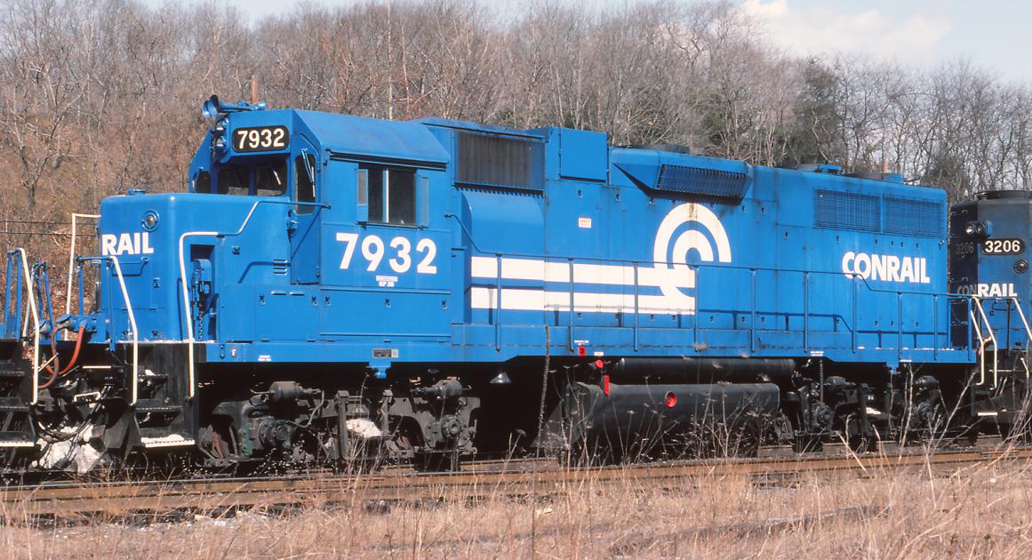 CR 7932 (GP38) | Conrail Photo Archive
