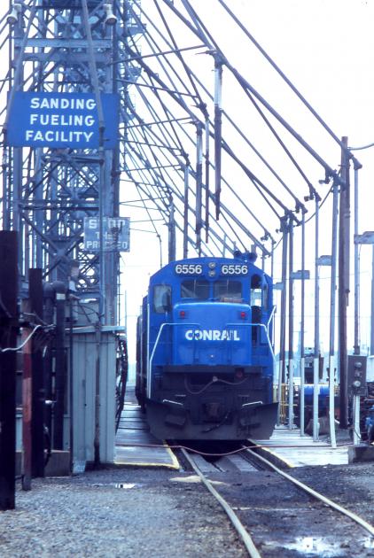 CR 6556 fuel pad Selkirk 08111985 | Conrail Photo Archive