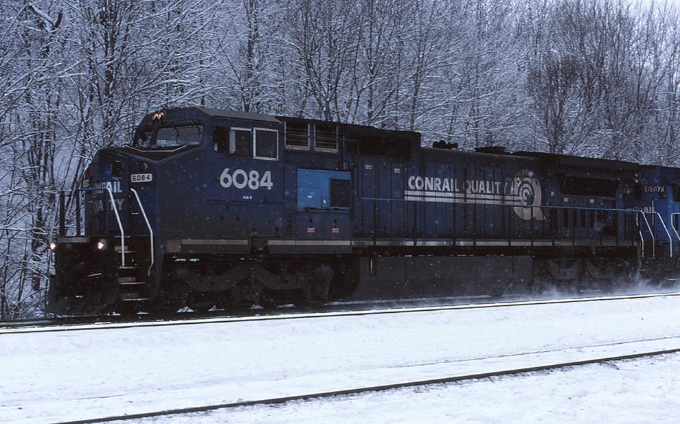 CR 6084 on TV-61 at Lilly, PA 3/5/99 | Conrail Photo Archive