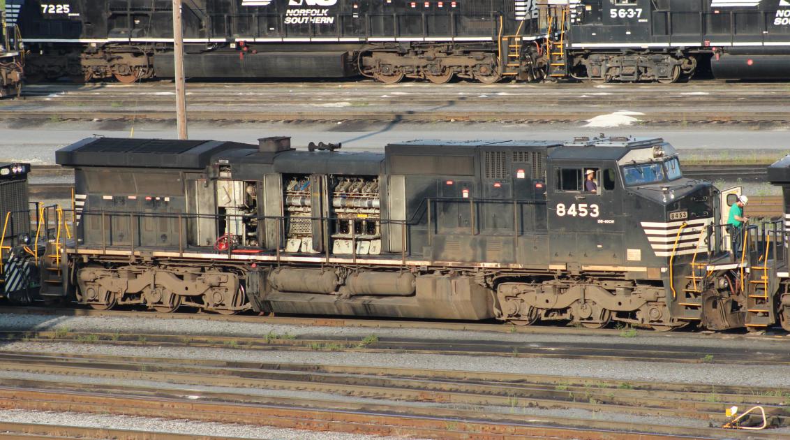 NS 8453 (LMS 713) | Conrail Photo Archive